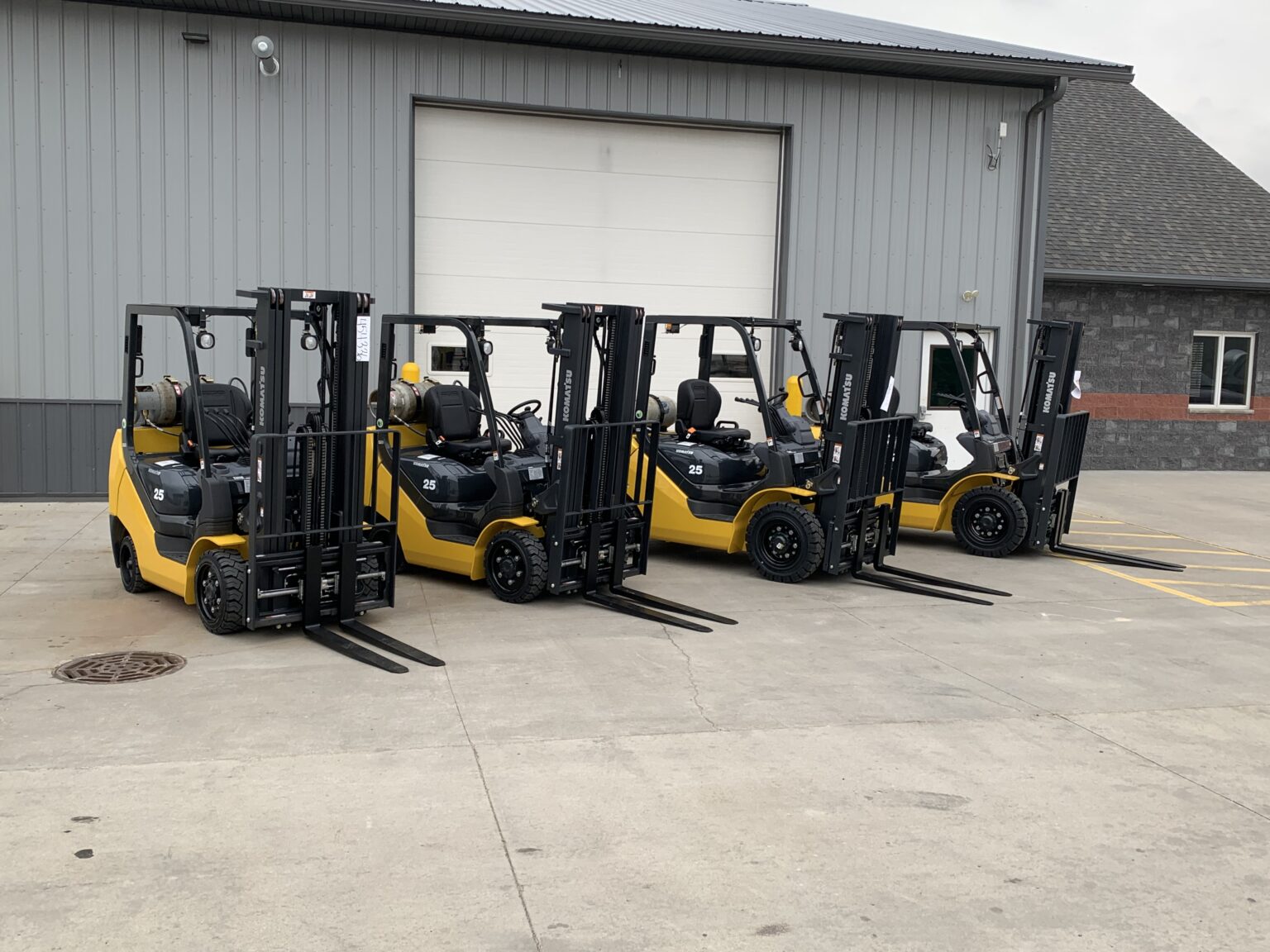 Komatsu Forklift - Forklift Service - Heavy/Light Duty Truck Repair ...